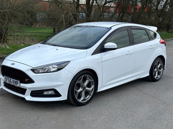 Cheap Ford Focus Cars For Sale Under £15,000 | Desperate Seller